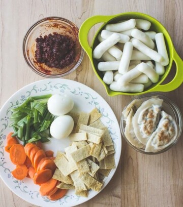 Tteokbokki - Korean Spicy Rice Cakes - MJ and Hungryman