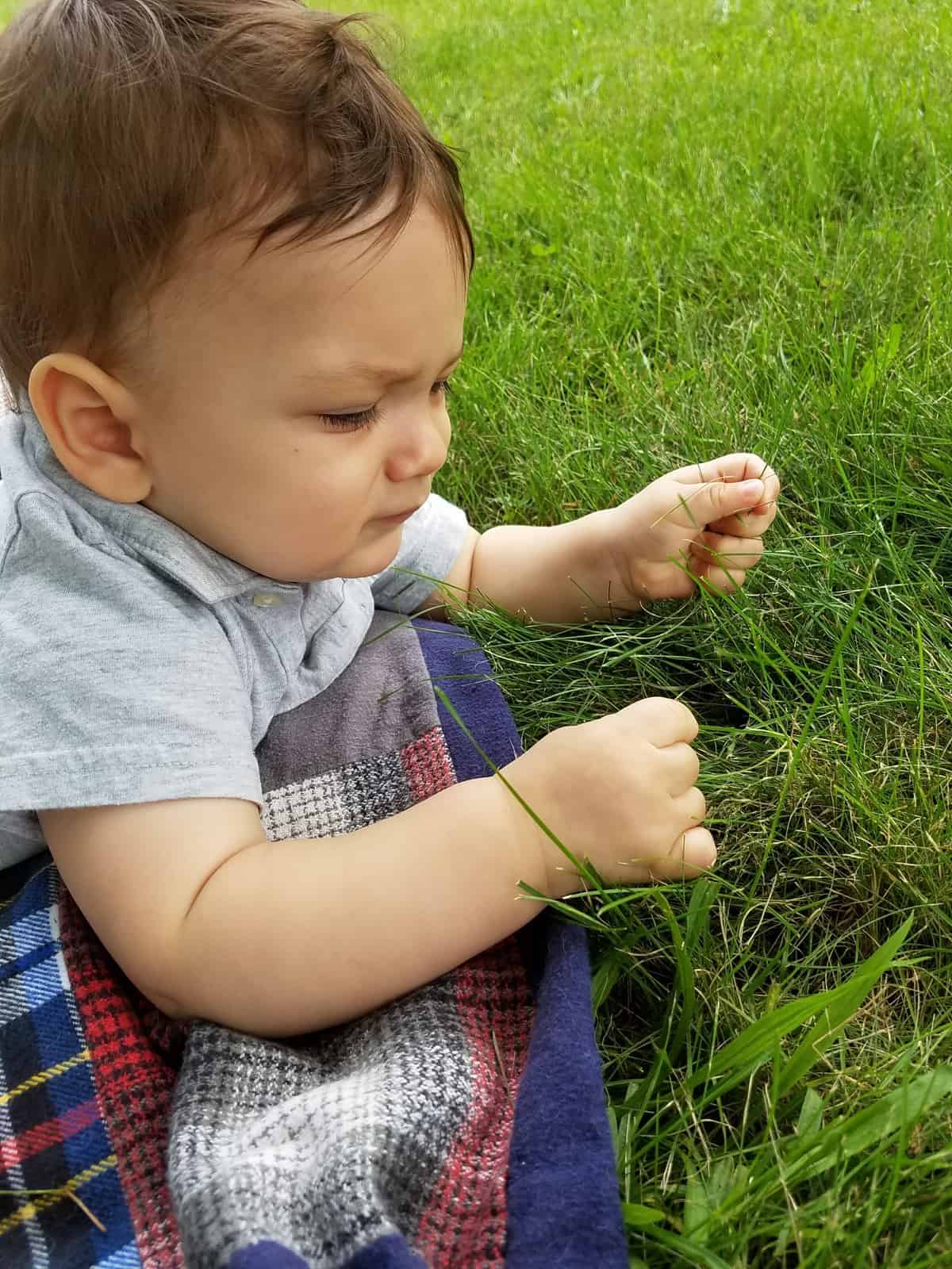 How to teach a baby to sit up - MJ and Hungryman