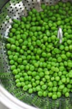 How to Cook Frozen Peas (3 Ways) - MJ and Hungryman