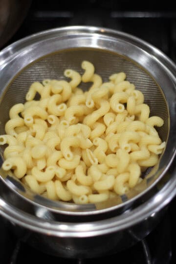 Pasta in Green Sauce (Hulk Pasta) - MJ and Hungryman