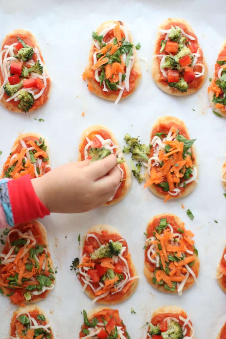 Easy Mini Pizza - MJ and Hungryman