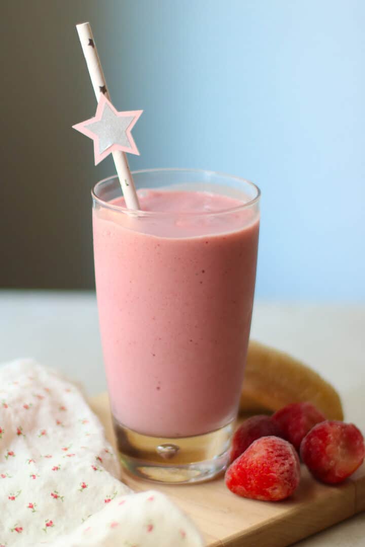 Easy Strawberry Banana Milkshake - MJ and Hungryman