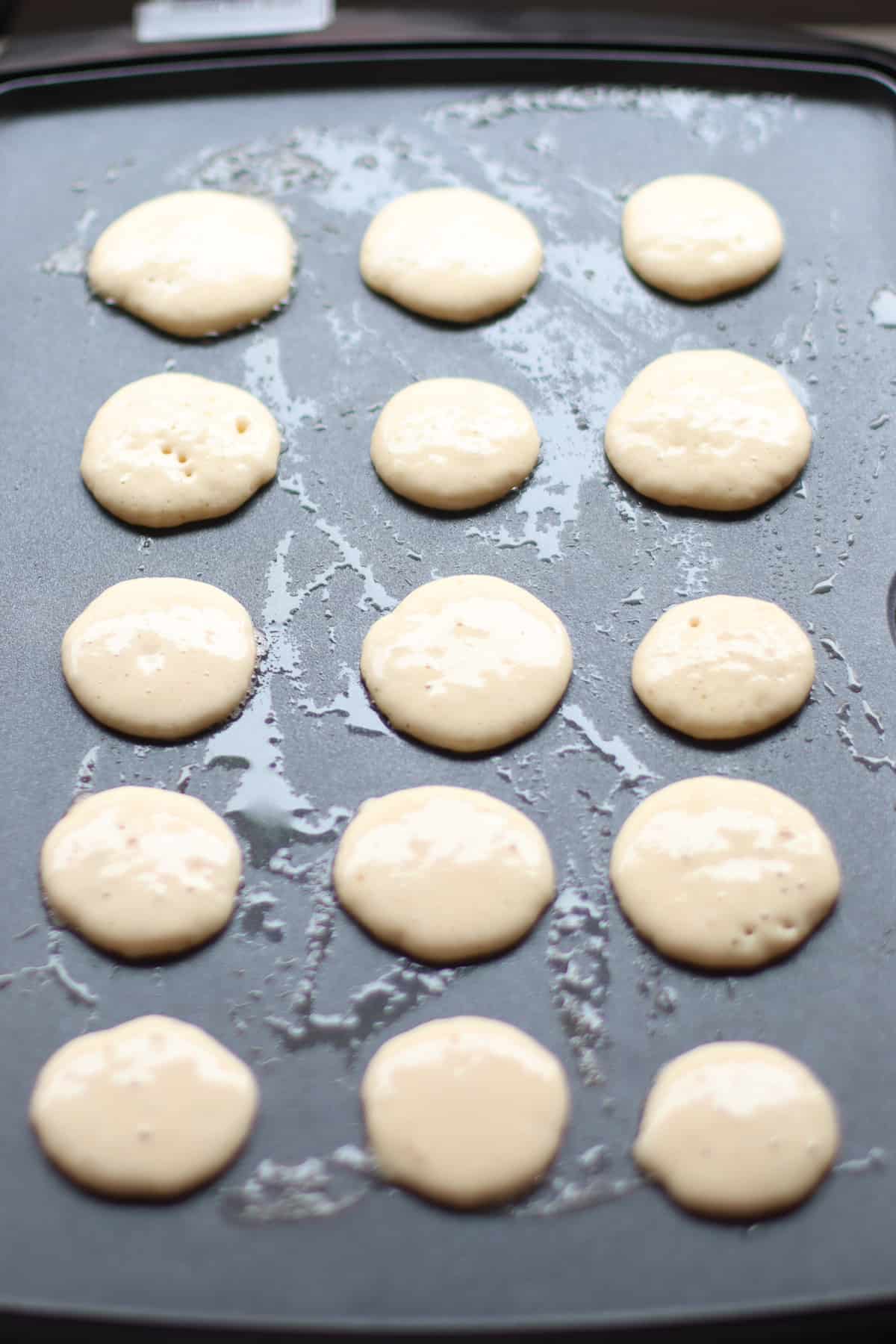 Easy Mini Pancakes (Freezer Friendly) - MJ and Hungryman