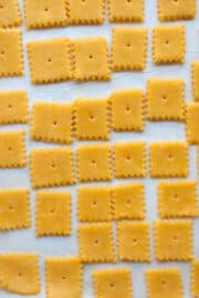 Easy Cheese Crackers (Cheez-Its) - MJ and Hungryman