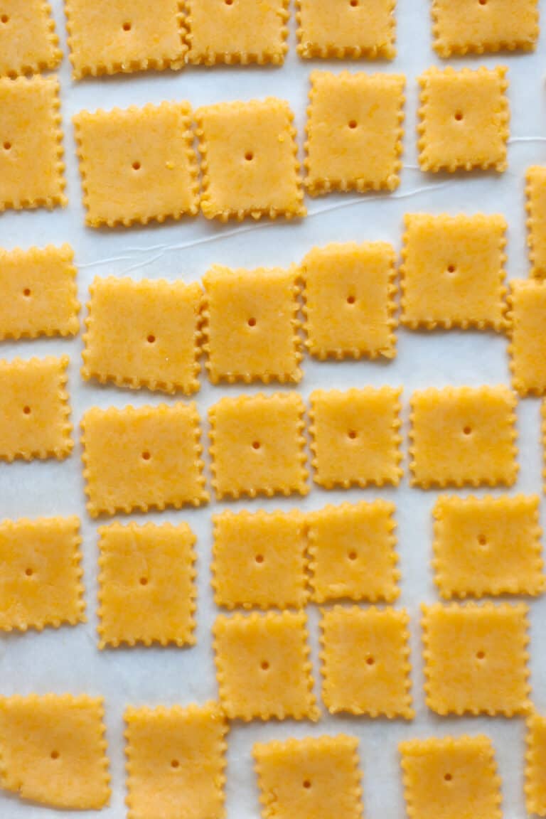 Easy Cheese Crackers (Cheez-Its) - MJ and Hungryman