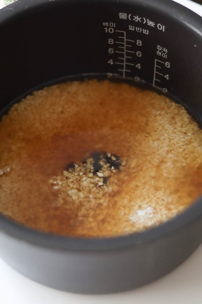 One Pot Beef Broccoli Rice Cooker Meal - MJ and Hungryman