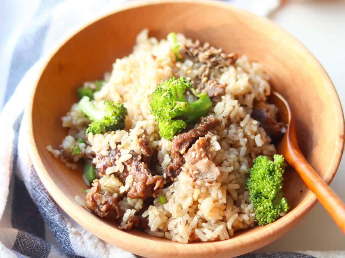 Rice Cooker Beef and Broccoli - MJ and Hungryman